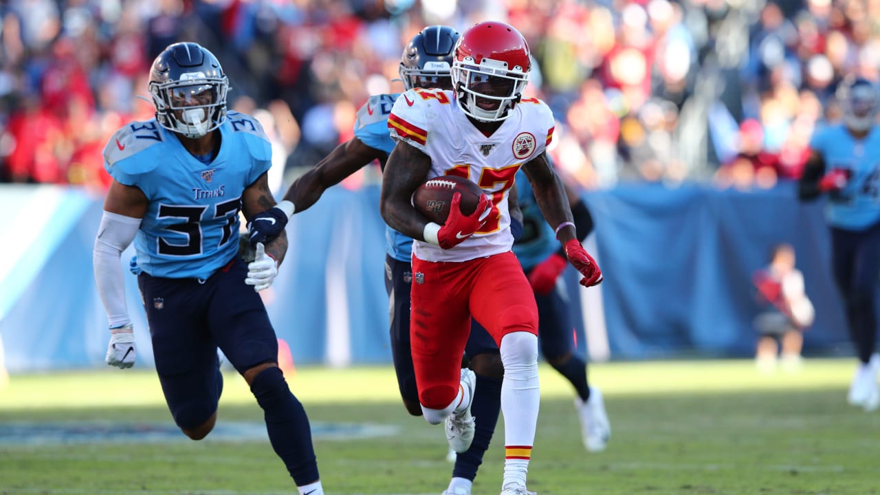 Chiefs Fall to Titans, 35-32, on Sunday Afternoon