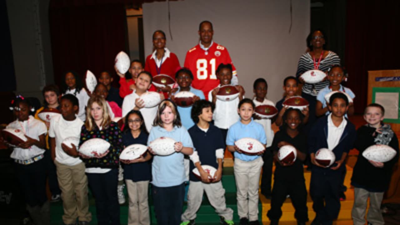 Chiefs Encourage Young Readers