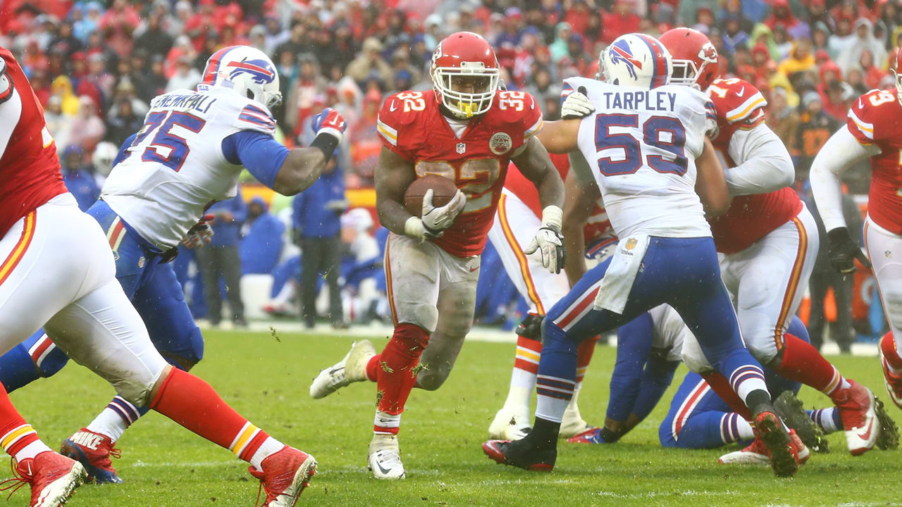 Game Recap: Chiefs Defeat Bills, 30-22, Win Fifth Game in a Row