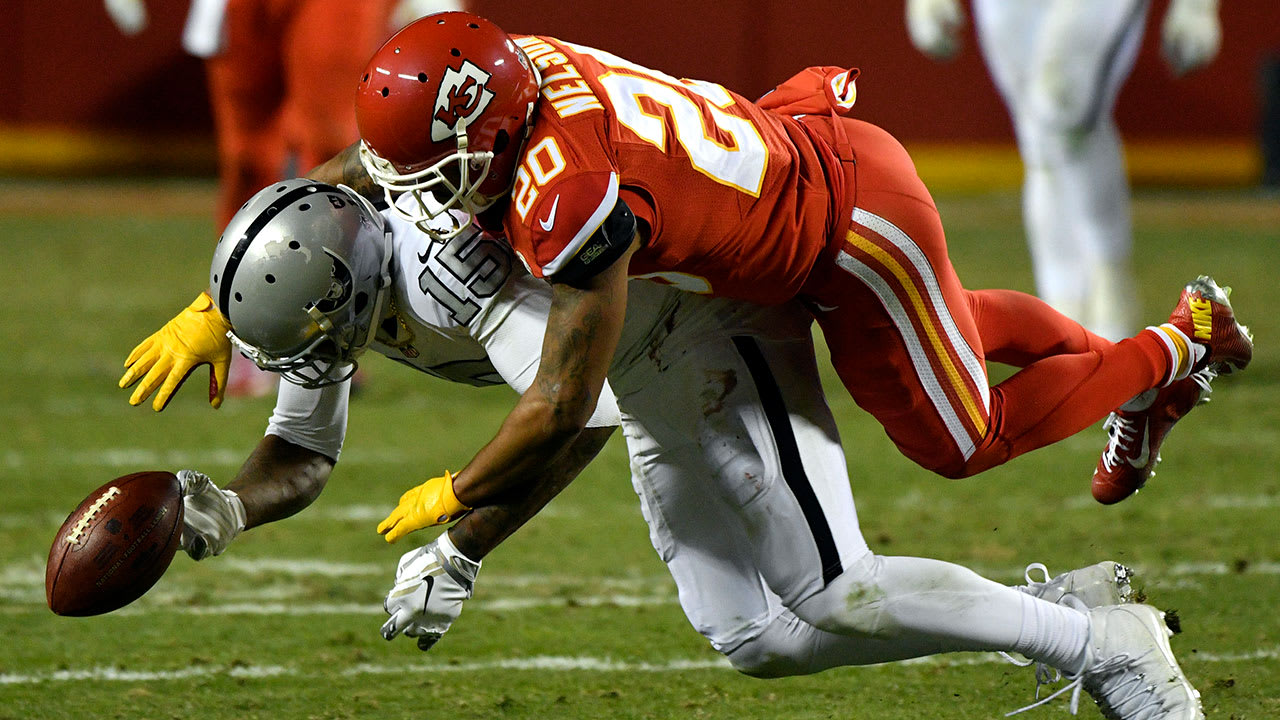 Chiefs CB Steven Nelson Showing Versatility Both On and Off the Field