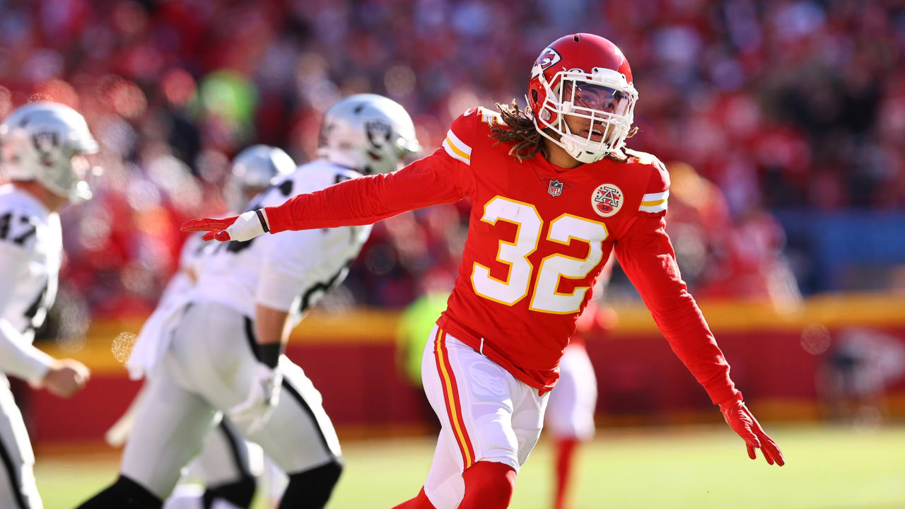 Chiefs Put Together Complete Team Effort in Dominant Victory Over Raiders