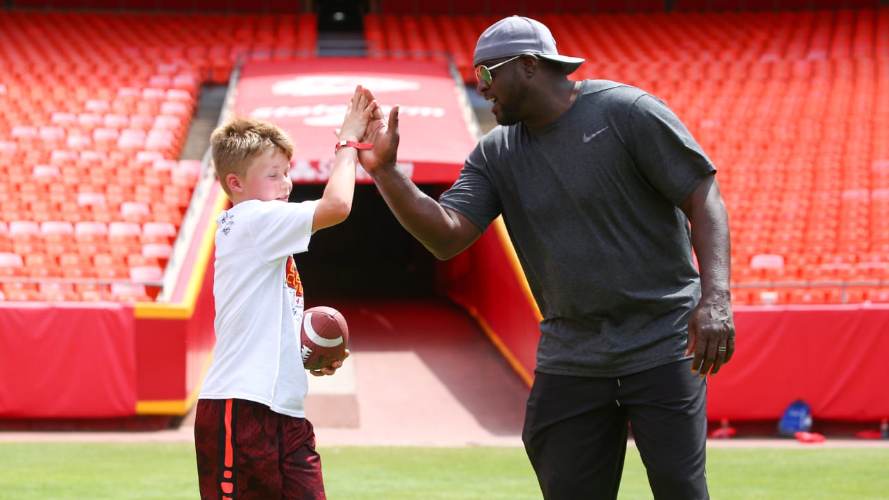Chiefs’ Alumni Teach the Basics of Football to Local Kids During Annual ...