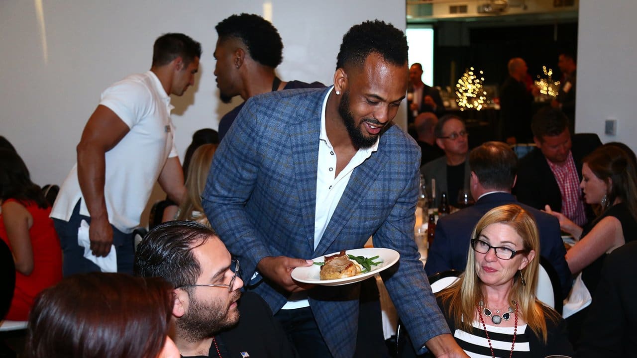 Photo Gallery: Derrick Johnson's Celebrity Waiter Night