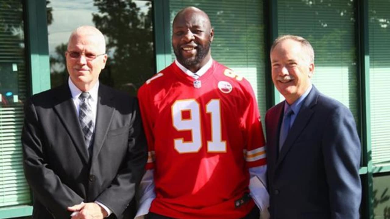 Tamba Hali Helps Combat Ebola Epidemic