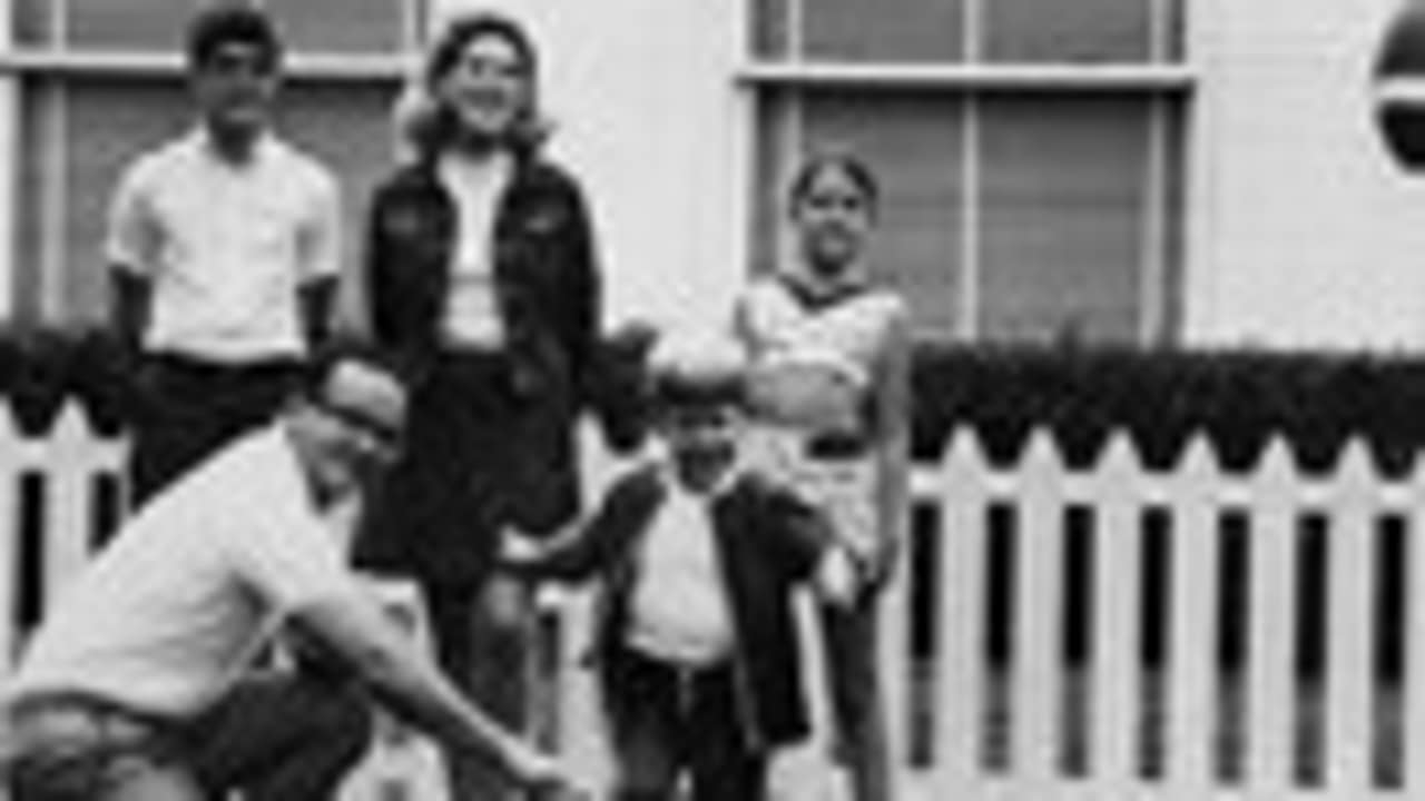 Clark Hunt: "My mother is the #1 Chiefs fan"