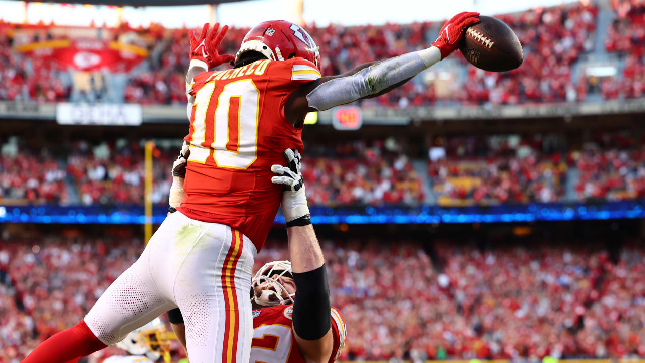 Photos: Game Action from Week 7 | Chiefs vs. Chargers