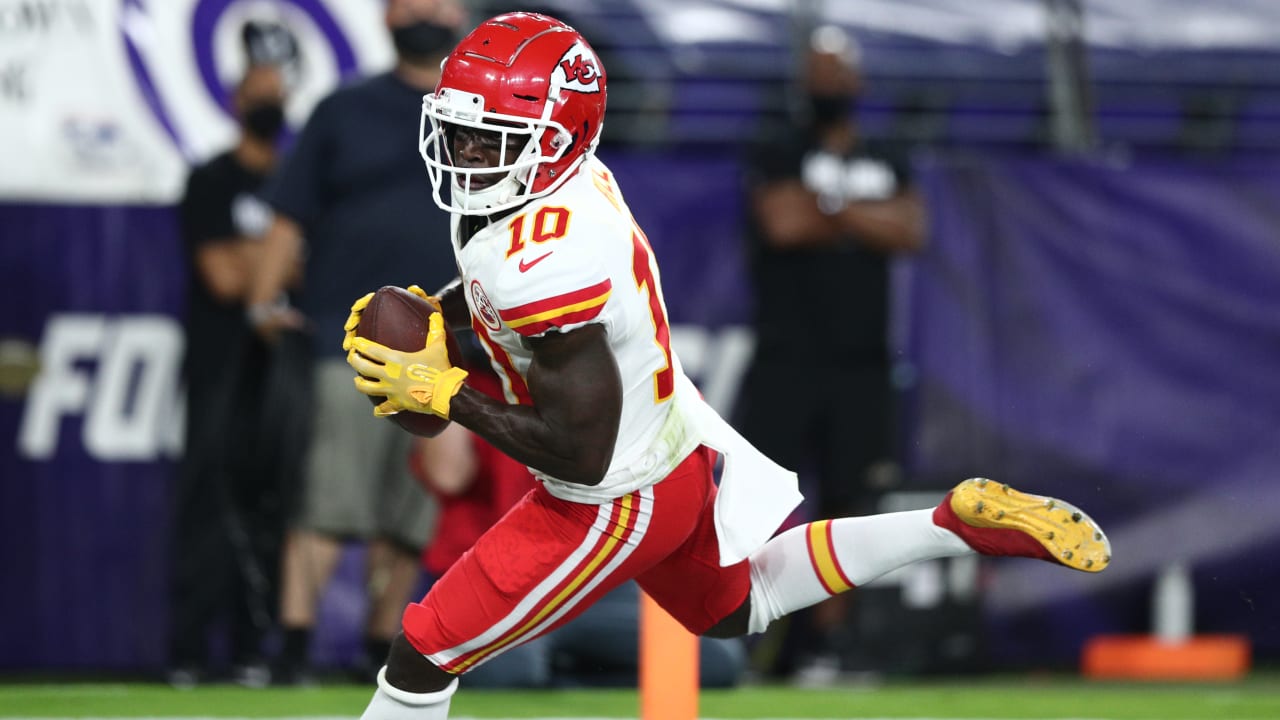TOUCHDOWN: Tyreek Hill Beats Marcus Peters for Eye-Popping Touchdown ...