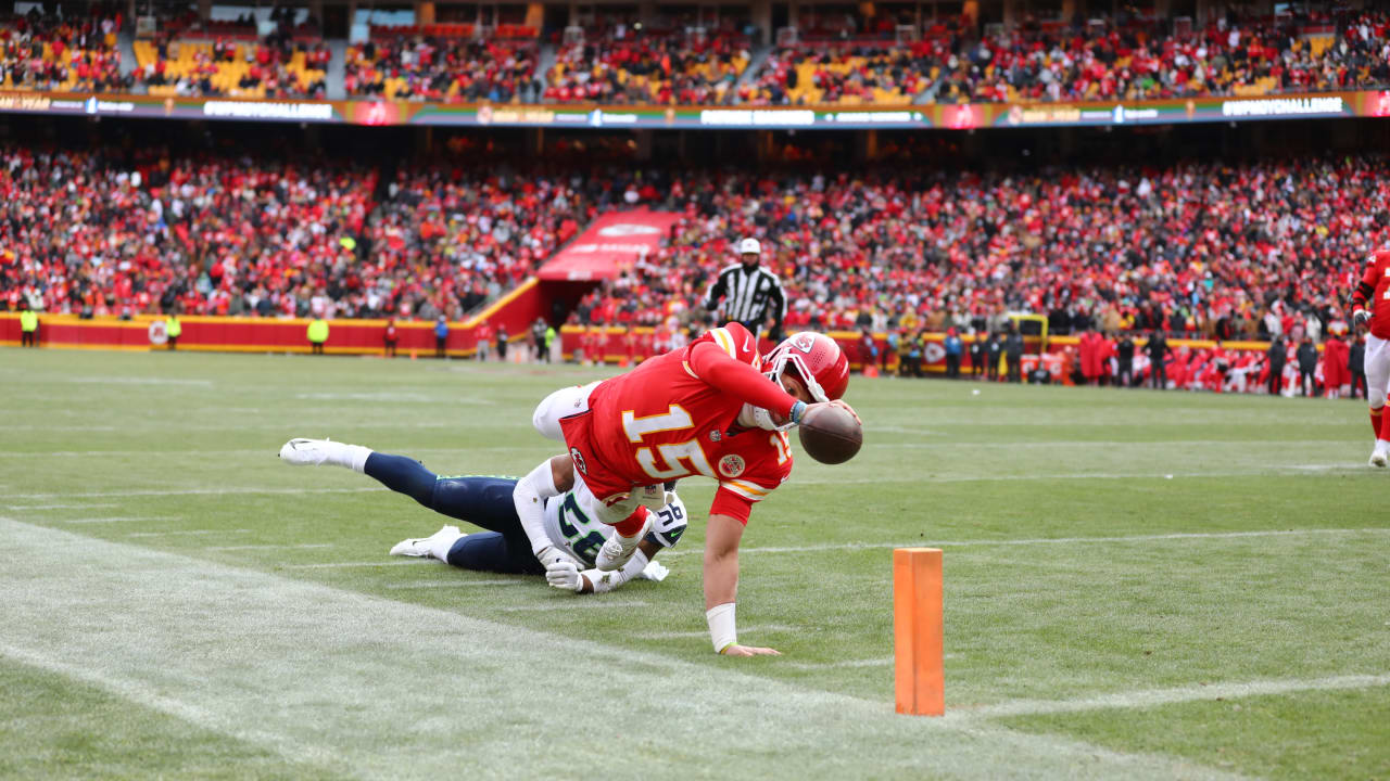 Patrick Mahomes' Best Plays from 3-TD Game in Week 16 | Chiefs vs. Seahawks