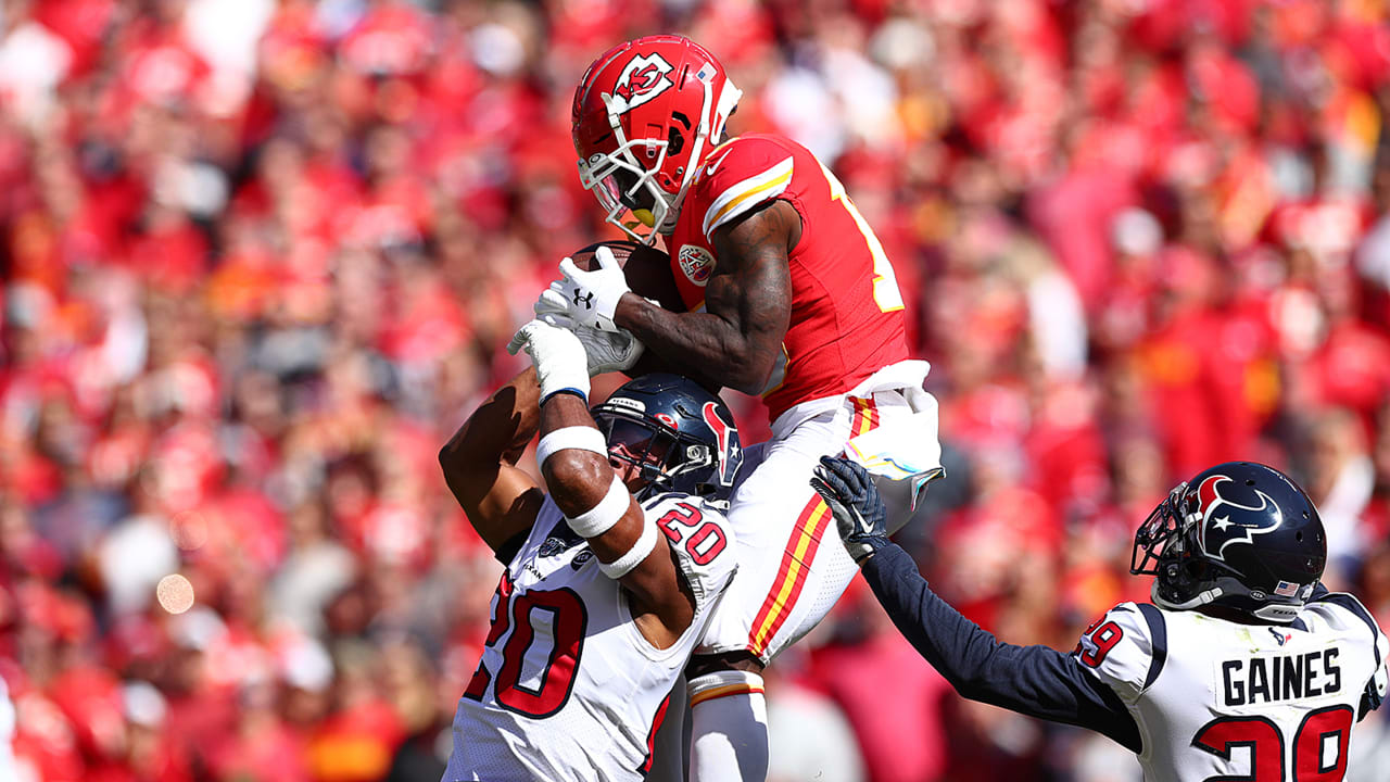 Field View: Tyreek Hill Gets UP on 46-yard Touchdown