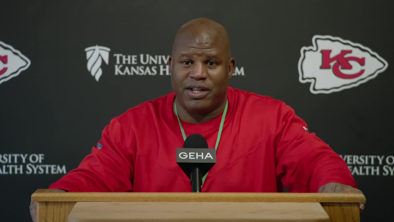 Eric Bieniemy: "He's utilizing the slide technique..to perfection ...