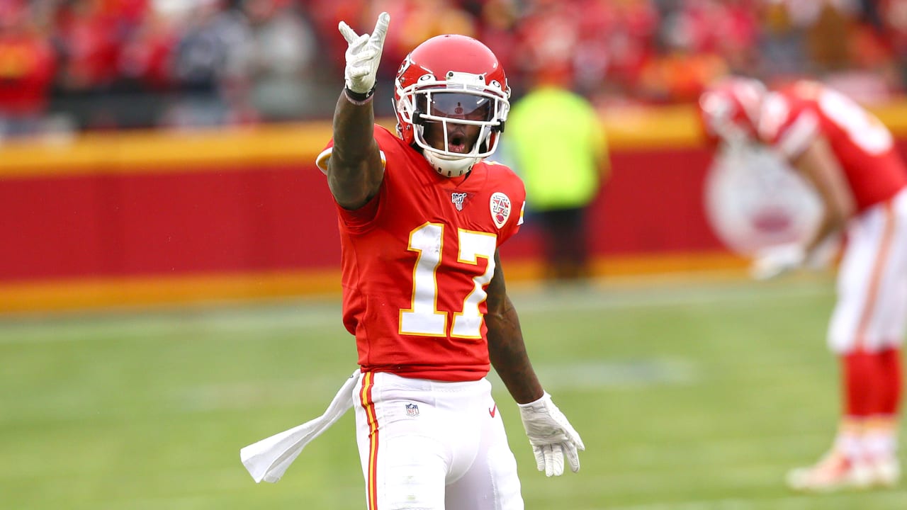 Mecole Hardman Snatches Ball for Strong 30-yard Catch