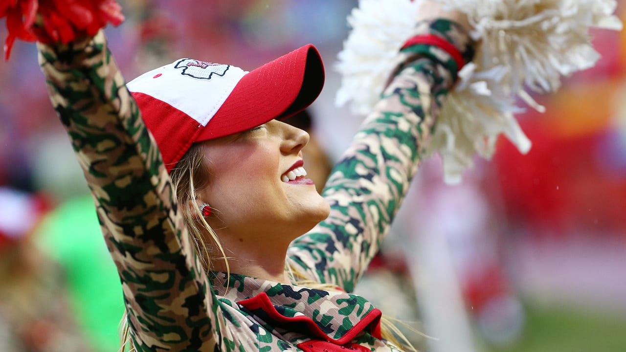 Photo Gallery: Chiefs Cheerleaders Gameday