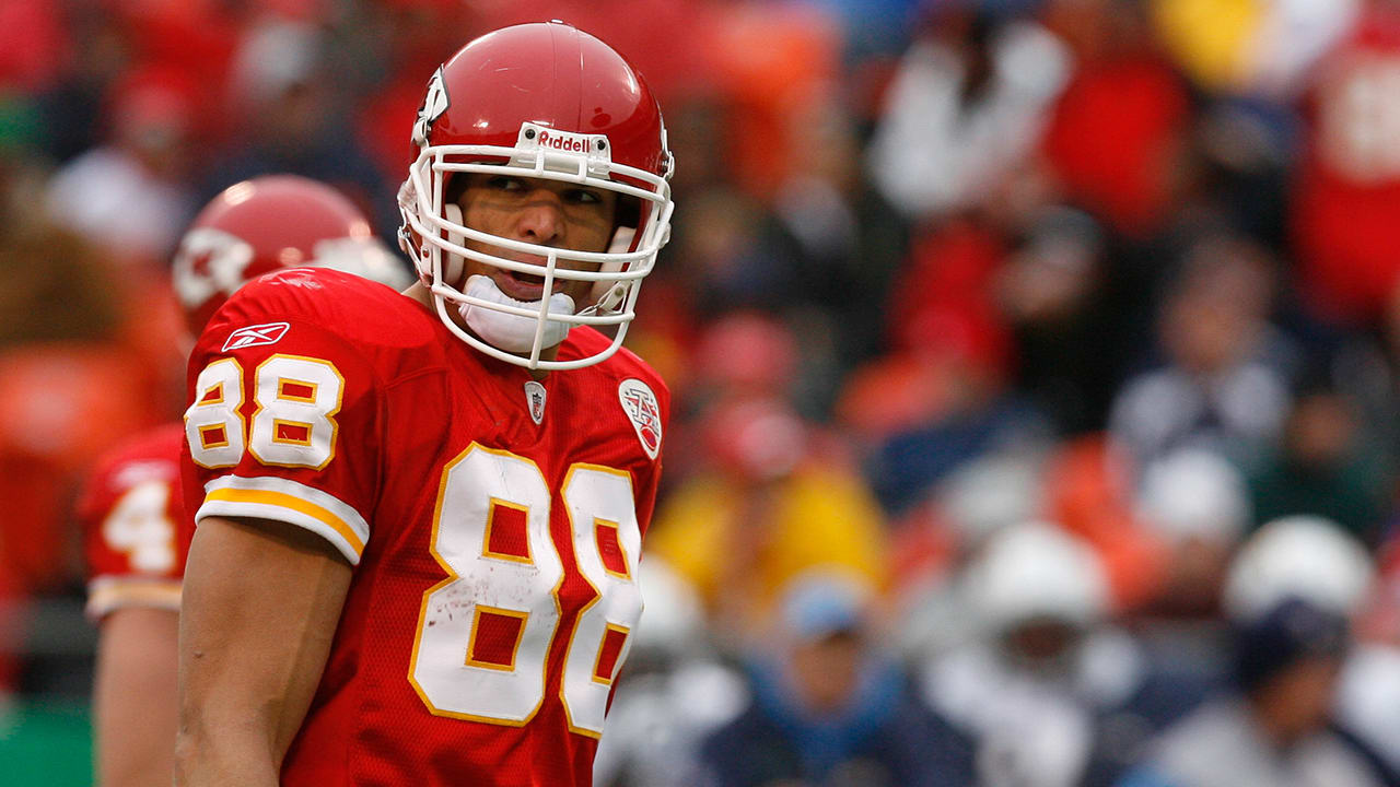Former Chiefs TE Tony Gonzalez Recalls His Top Two Moments in KC
