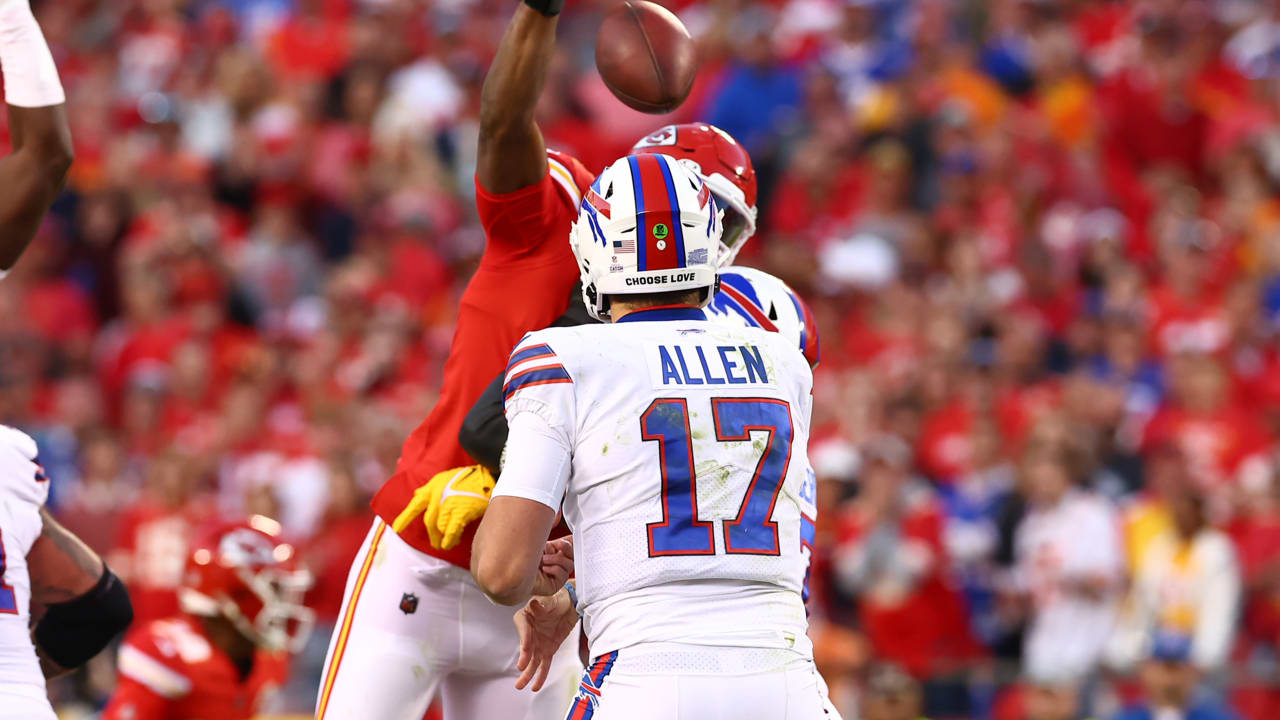 Carlos Dunlap Denies Josh Allen's Quick-Hitter Attempt for PBU