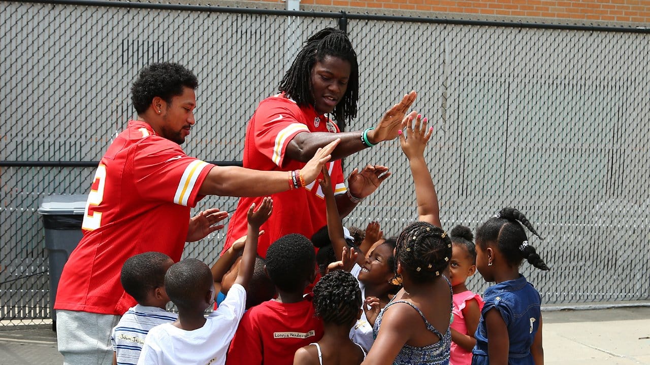 Photo Gallery: Kansas City Chiefs Visit Operation Breakthrough