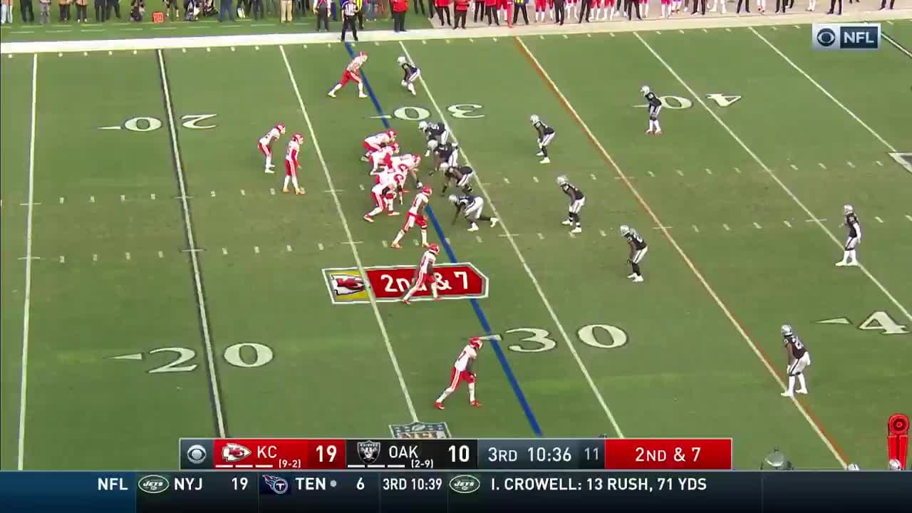 Tyreek Hill Shows Cat-Like Reflexes on Catch Off Pass Deflection