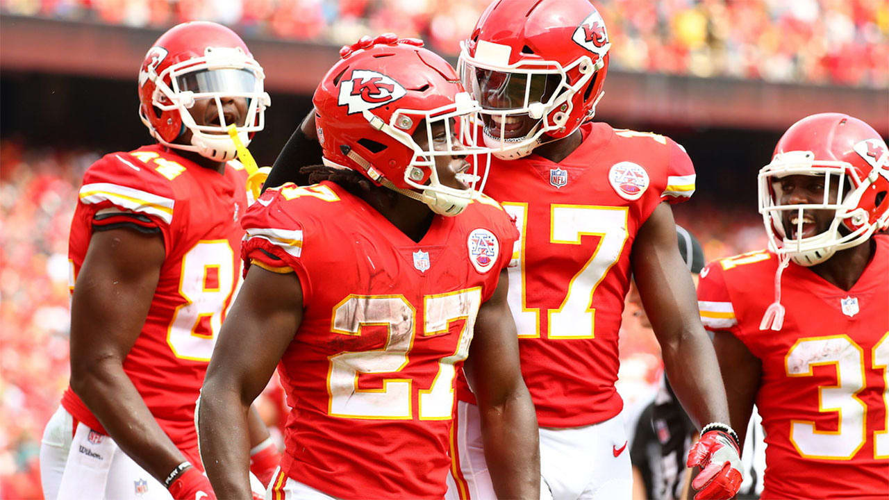 Kareem Hunt Knocking on Door of Exclusive Chiefs Running Backs Fraternity