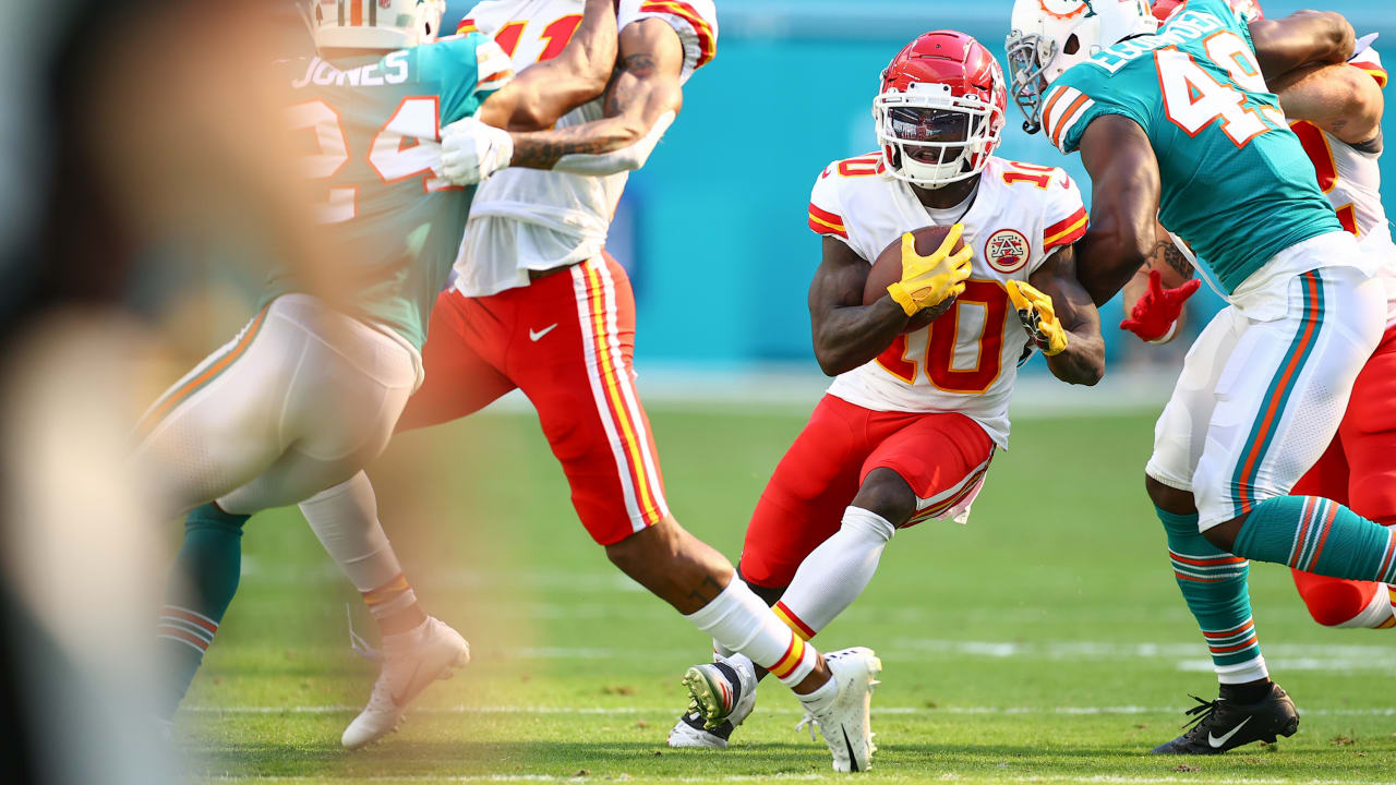 TOUCHDOWN: Tyreek Hill Hits Turbo on Jet Sweep for Lightning Quick 32 ...