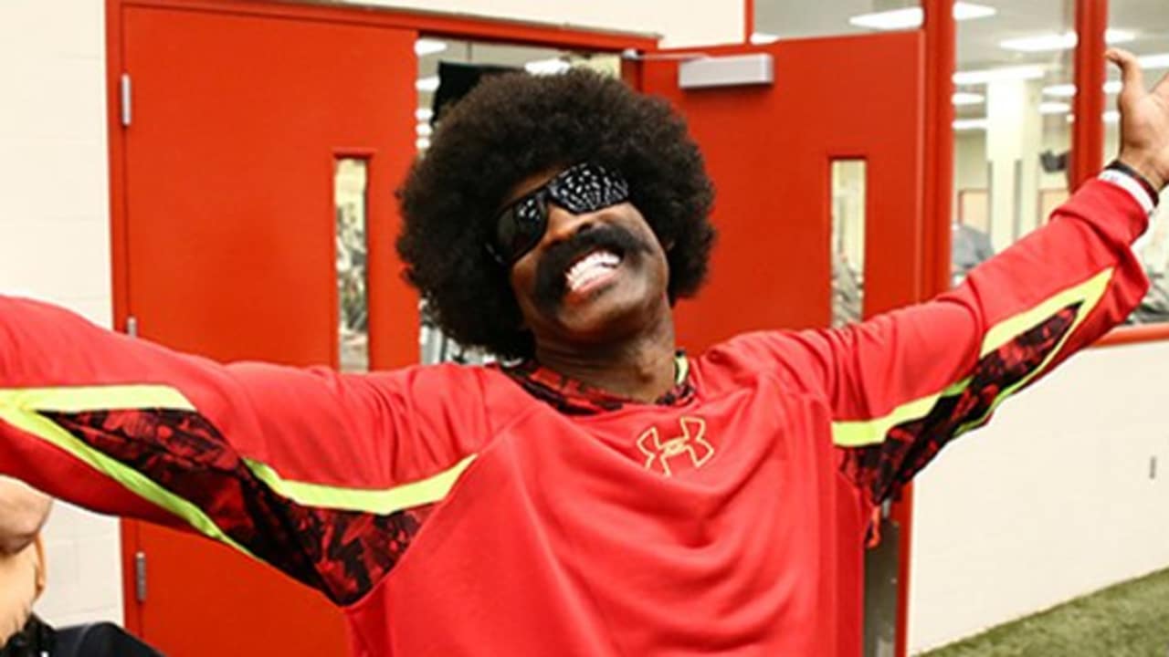 Leon Sandcastle Visits KC