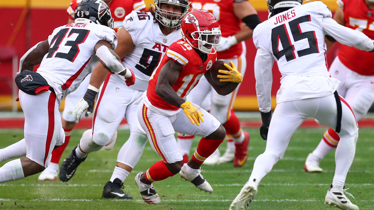 Tyreek Hill is Too Fast for A.J. Terrell on 31-Yard Catch and Run