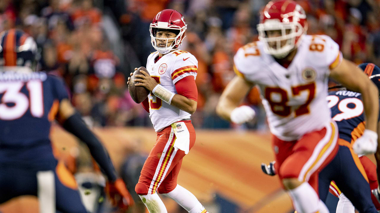 Chiefs’ QB Patrick Mahomes Wins AFC Offensive Player of the Month Honors