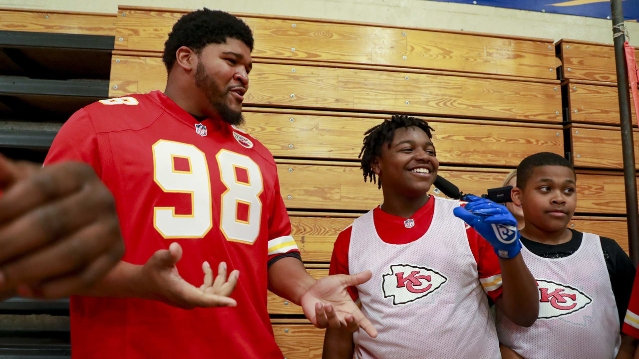 Defensive Linemen Help Expand Chiefs’ FLAG Football Program to Kansas ...