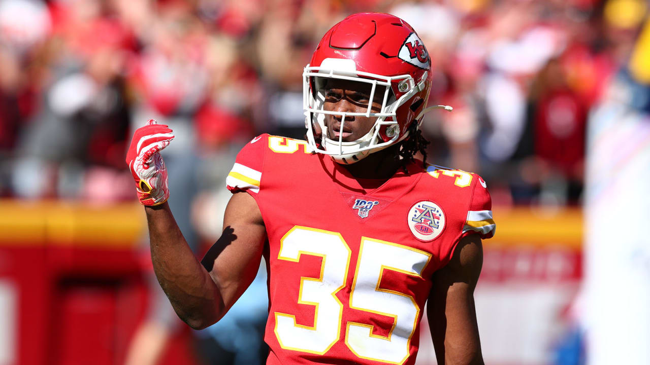 Charvarius Ward Snags One-Handed Interception Away from DeAndre Hopkins