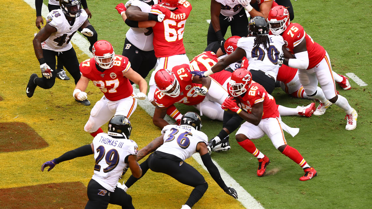 True View: See the Whole Field as Patrick Mahomes Hits LeSean McCoy for ...