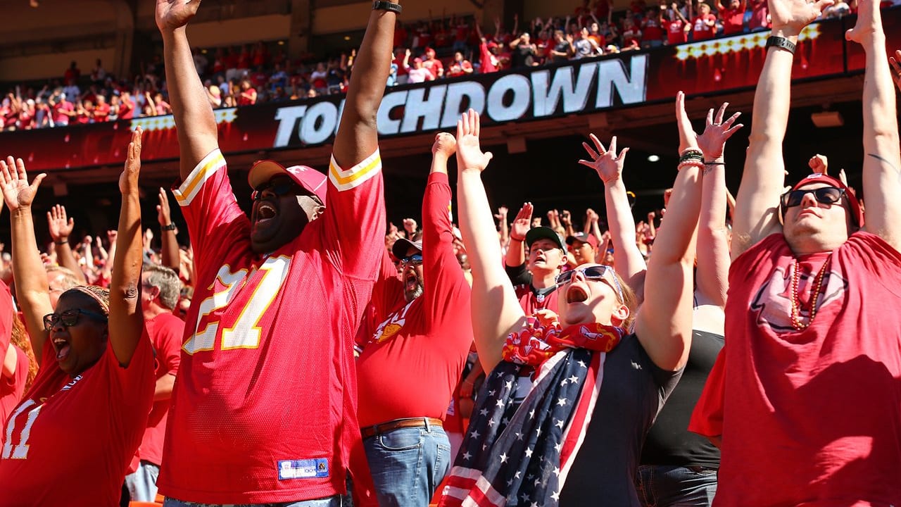 Photo Gallery: Fan Friday 9/16/16