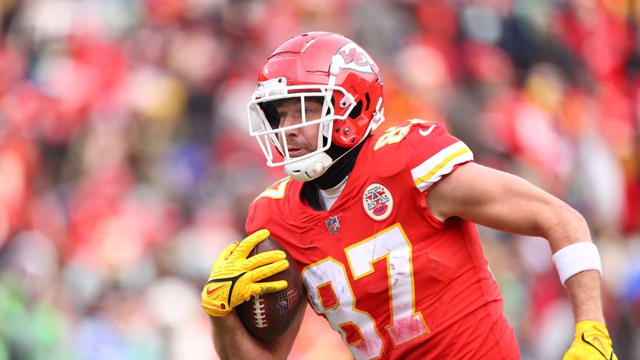 Every Travis Kelce Catch From 113-Yard Game in Week 16 | Chiefs vs ...