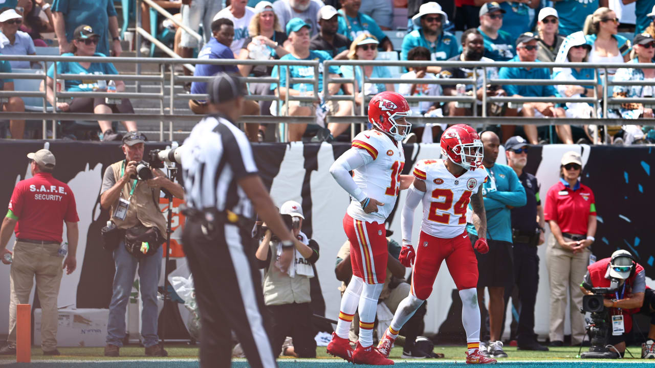 TOUCHDOWN: Patrick Mahomes Slings 9-Yard TD Pass to Skyy Moore Before ...