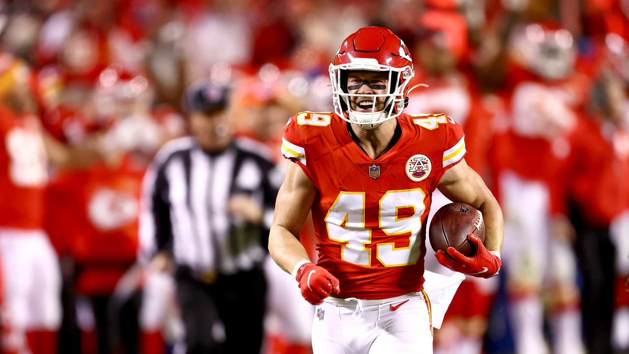 Can't-Miss Play: Daniel Sorenson Torpedos Through Tacklers on Speedy 75 ...