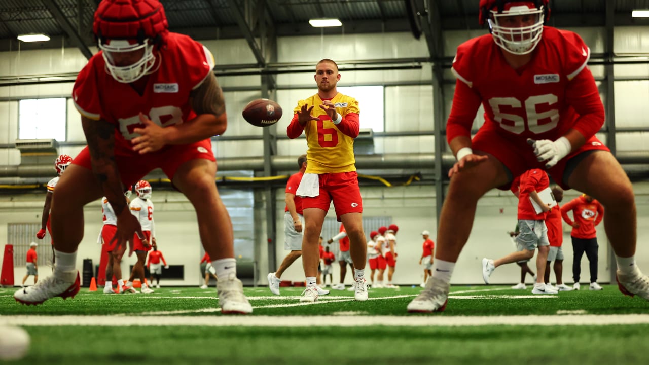 Photos: On-Field at Chiefs Training Camp Practice | 7/25/22