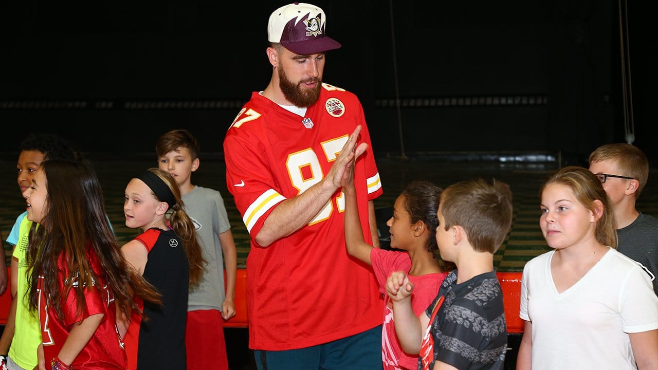 Travis Kelce Dedicates New Basketball Facility