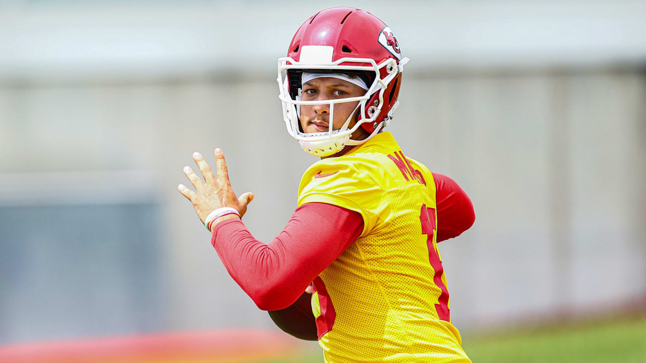 Chiefs’ QBs, Rookies and Select Players Returning from Injuries Report ...