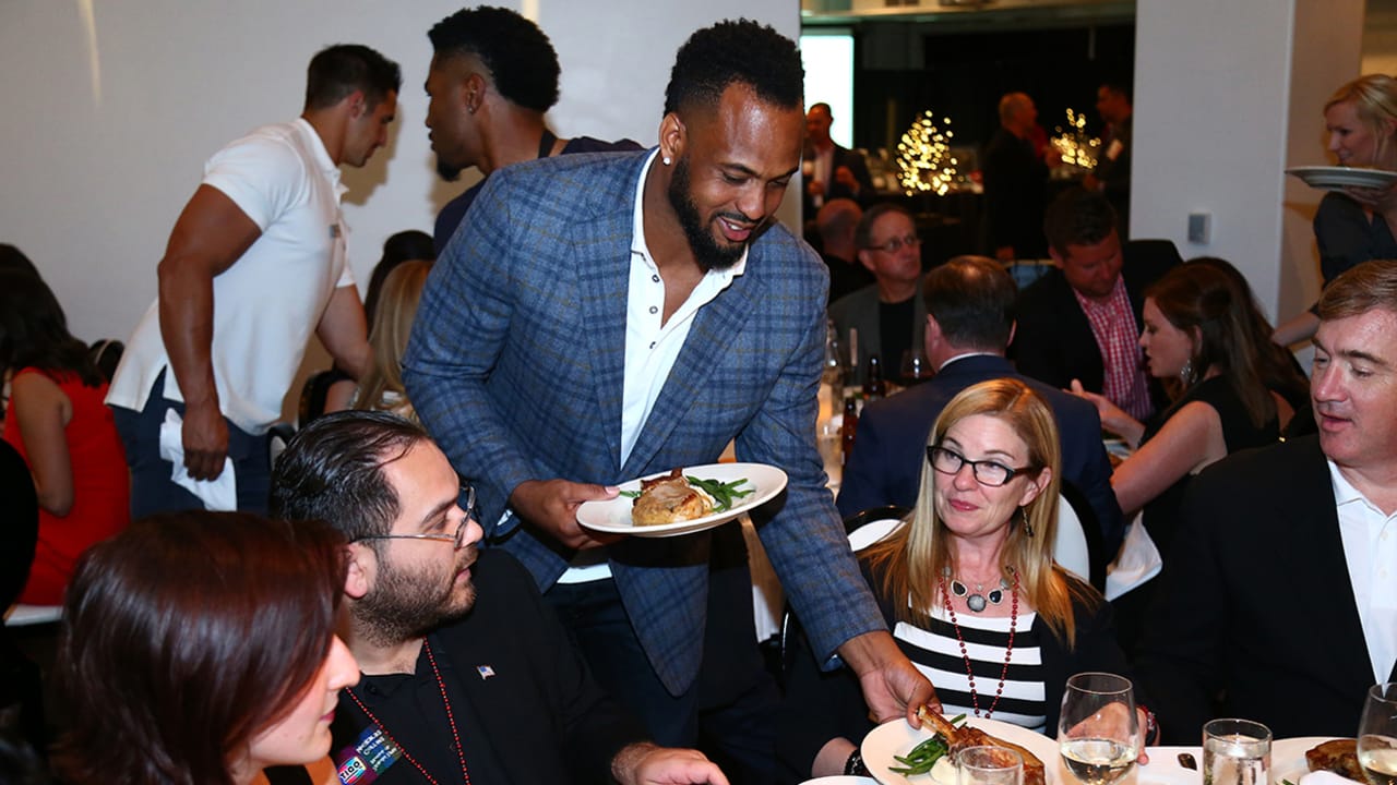 Derrick Johnson Raised $110,000 At This Year’s Celebrity Waiter Night
