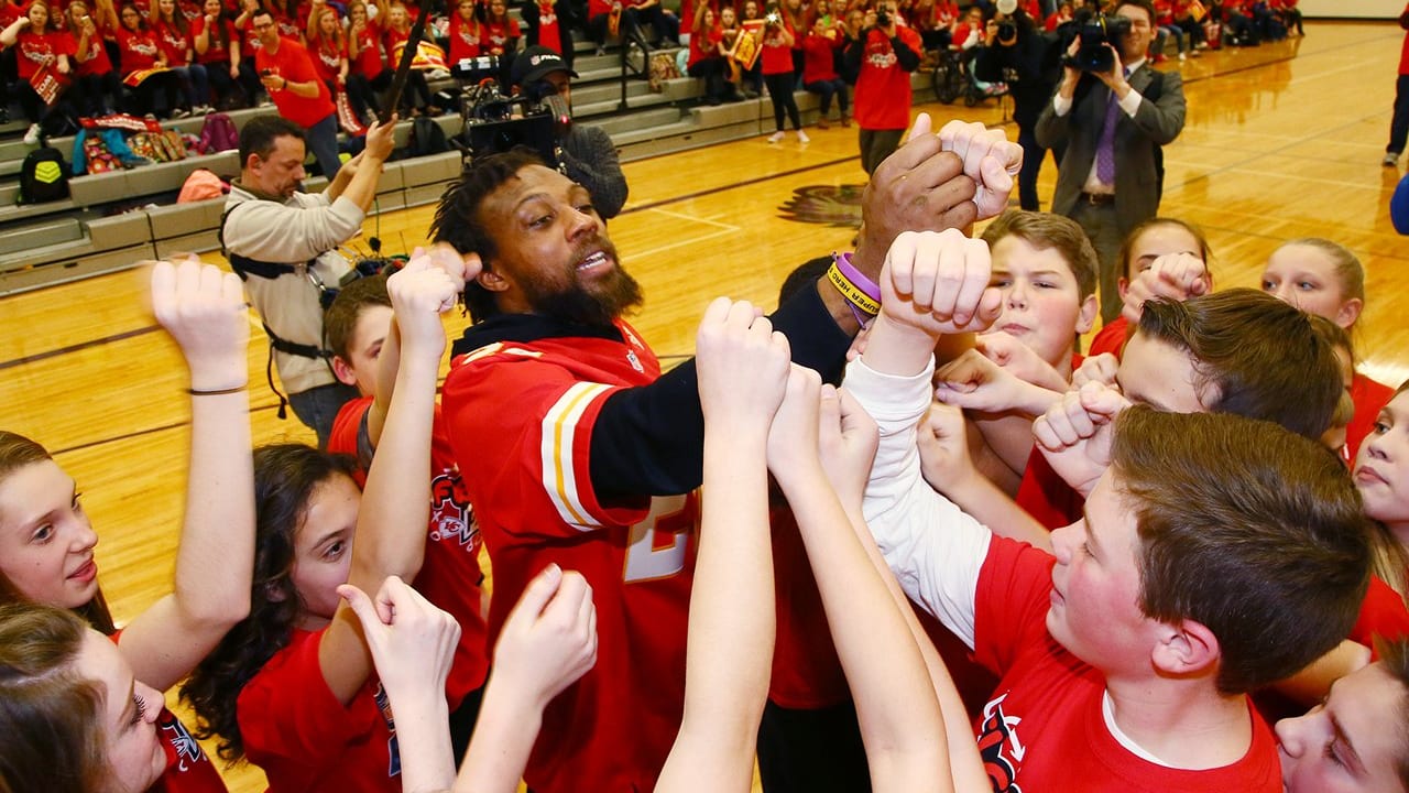 Photo Gallery: NFL Super Kid Play 60