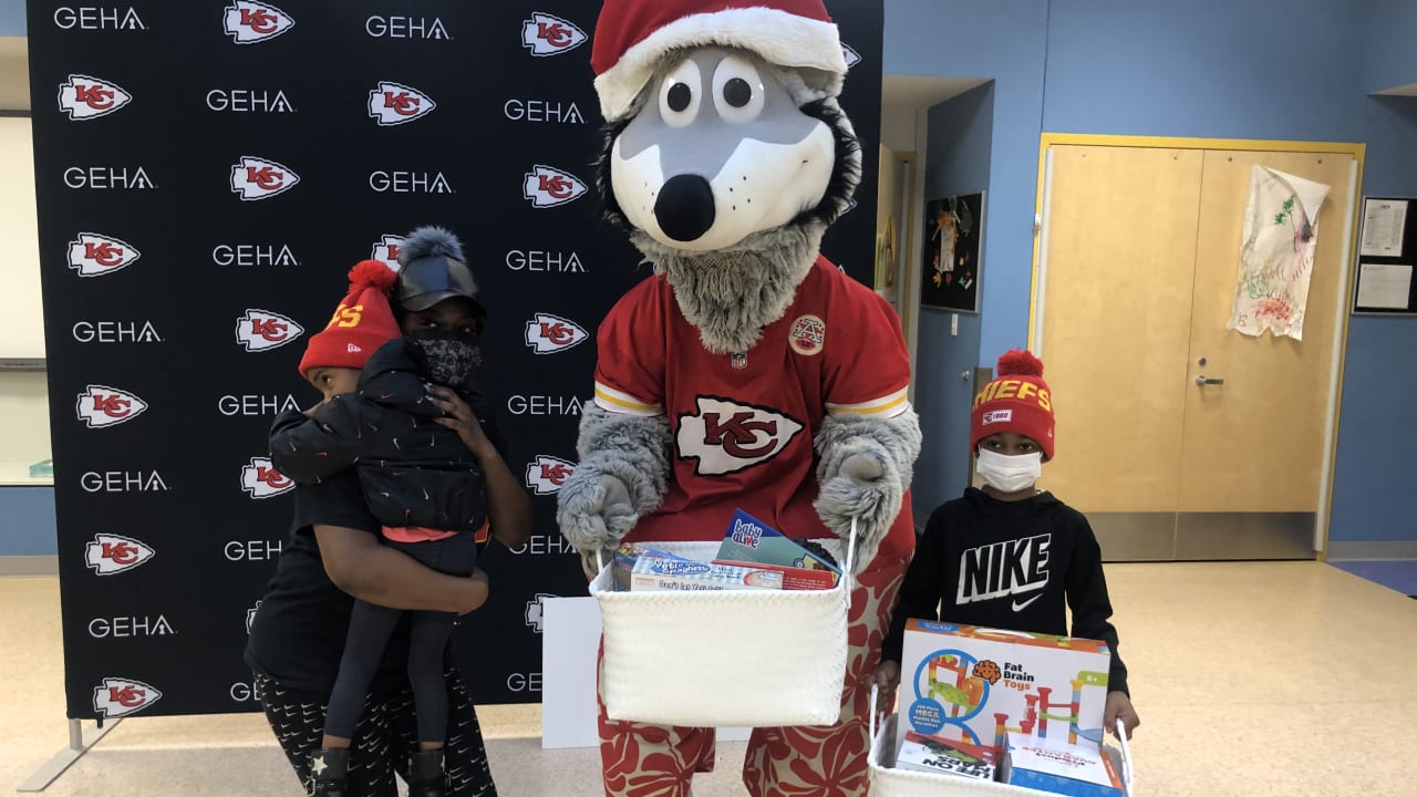 Chiefs and GEHA Present Local Family with an Unforgettable Holiday Surprise