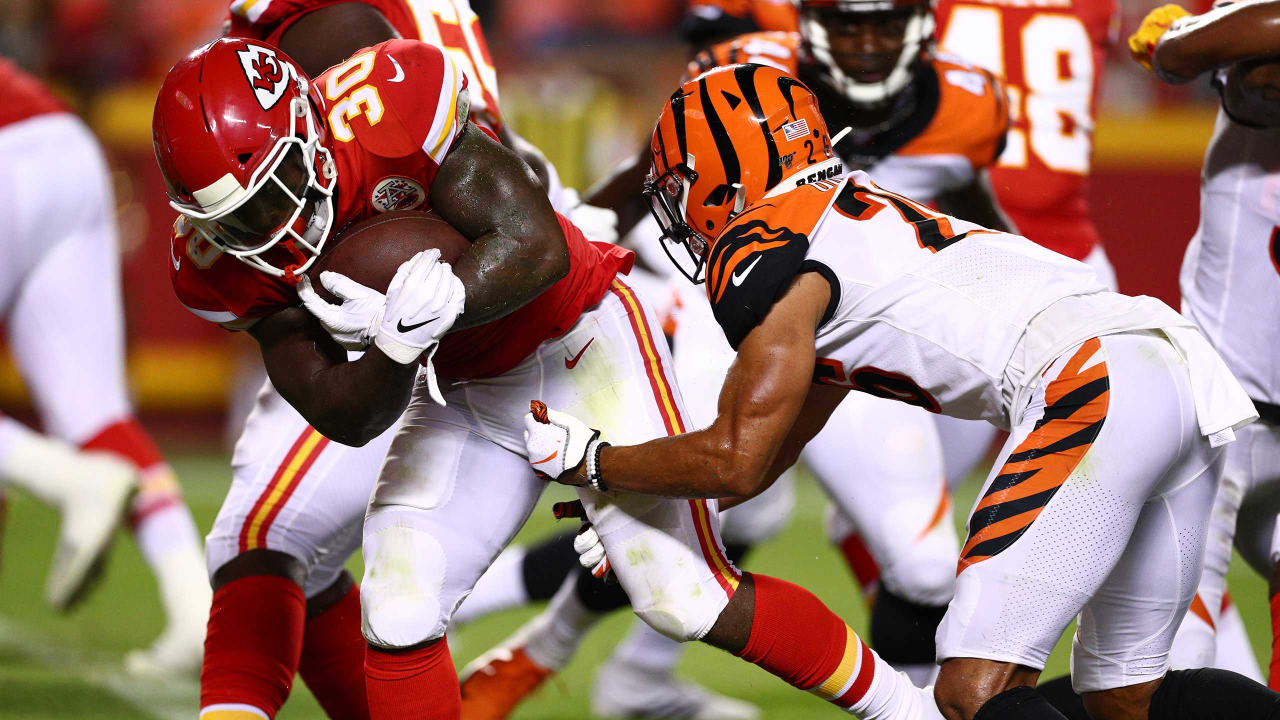 Josh Caldwell Shrugs Off Multiple Bengals Defenders on 47-yard Run