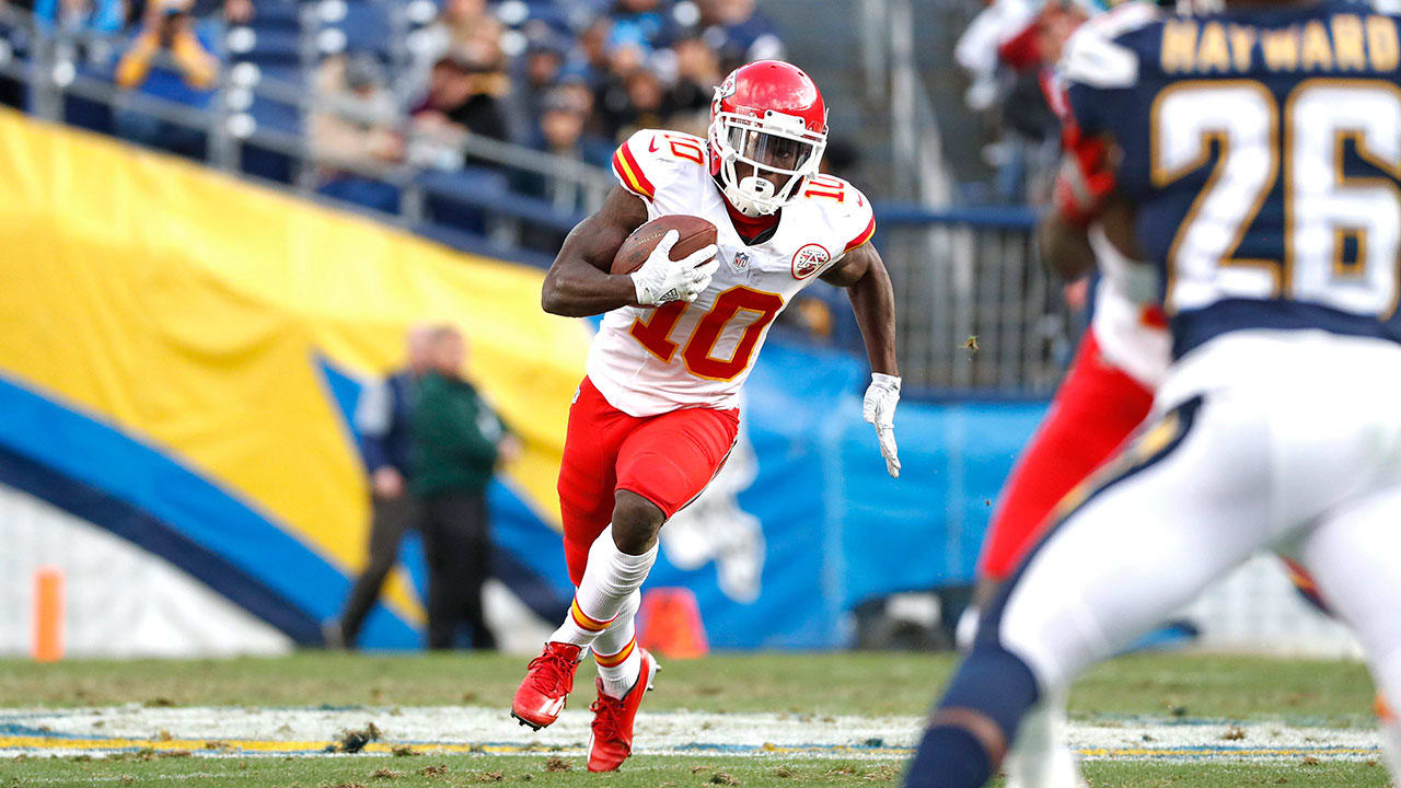 After a Standout Rookie Season, Tyreek Hill Drawing Comparisons