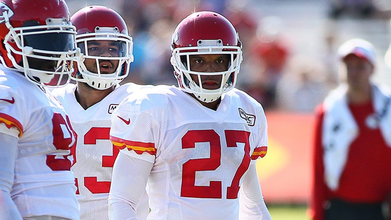 Top Plays: Tyvon Branch One-Handed INT in End Zone