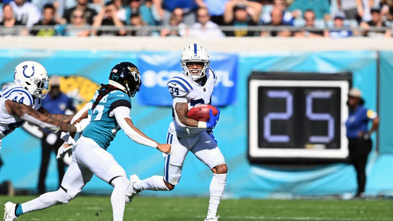 HIGHLIGHT | Isaiah Rodgers Weaves Way To 40-Yard Kick Return