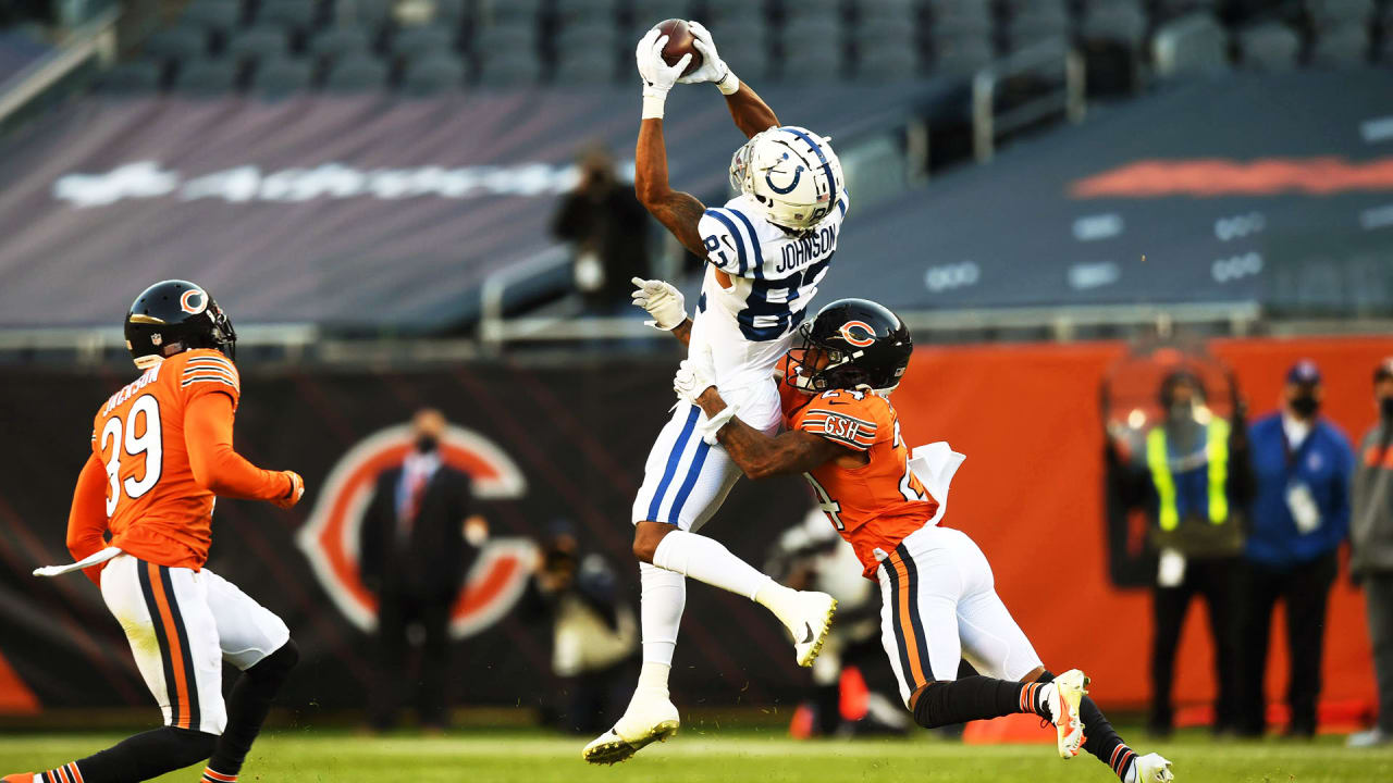 HIGHLIGHT | Marcus Johnson Goes Up For 27-Yard Catch