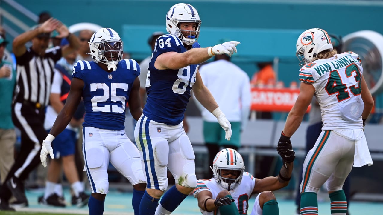 HIGHLIGHT | Jack Doyle Outmuscles DB's Defensive PI For 24-Yard Grab