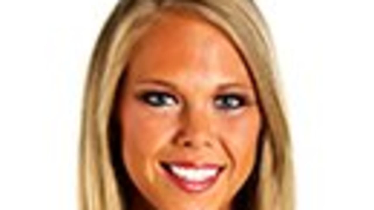 CHEERLEADER OF THE WEEK: ERIN B.