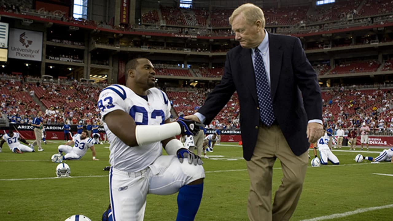 Bill Polian, Tony Dungy Weigh In On Dwight Freeney’s Retirement Bill Polian, Tony Dungy Weigh In On Dwight Freeney’s Retirement