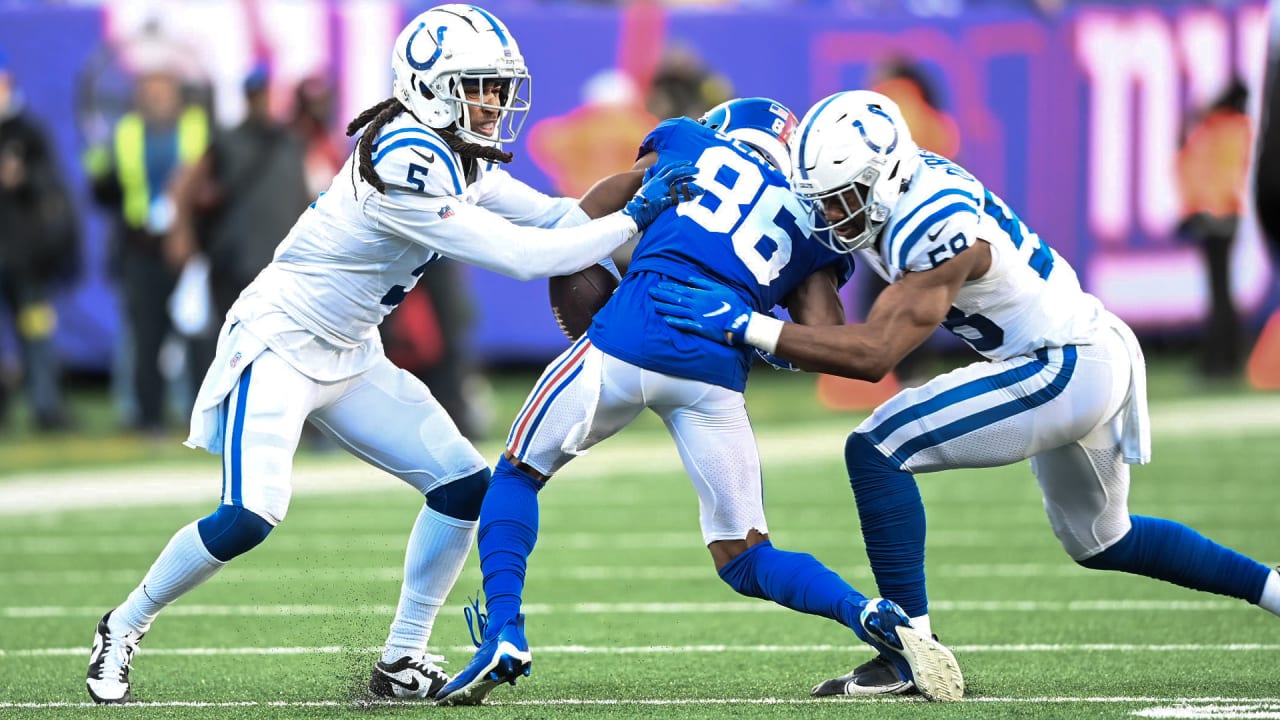 HIGHLIGHT | Bobby Okereke punches ball out from Slayton for Colts turnover