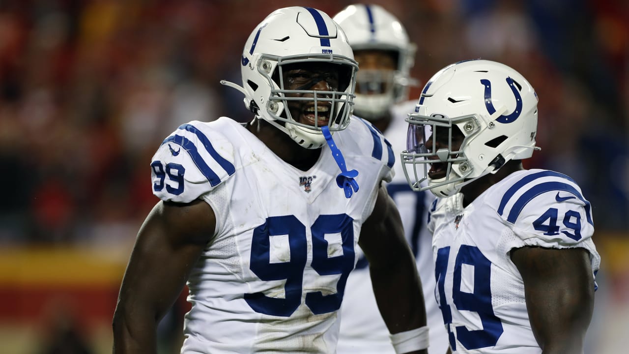 HIGHLIGHT | Justin Houston Drops Damien Williams For Fourth-Down Stop