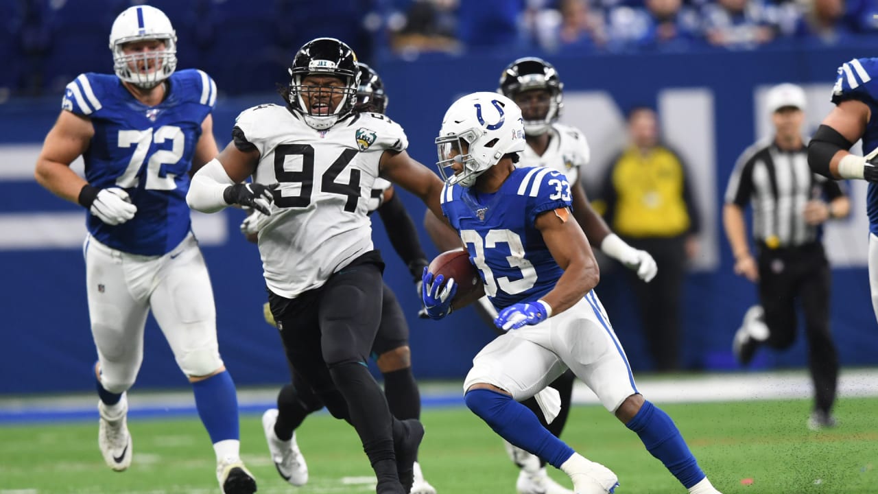 HIGHLIGHT | Jonathan Williams Converts Third-and-19 With 31-Yard Gain