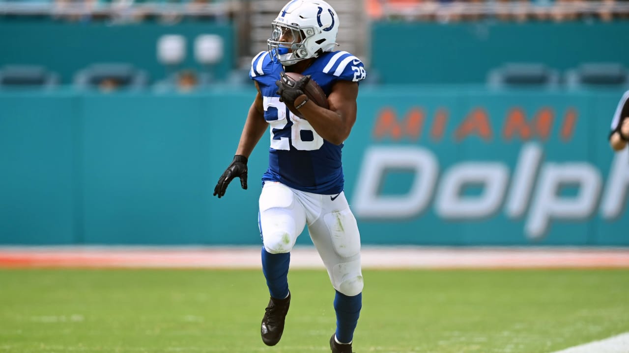 HIGHLIGHT | Jonathan Taylor Makes DB Miss On 38-Yard Dash